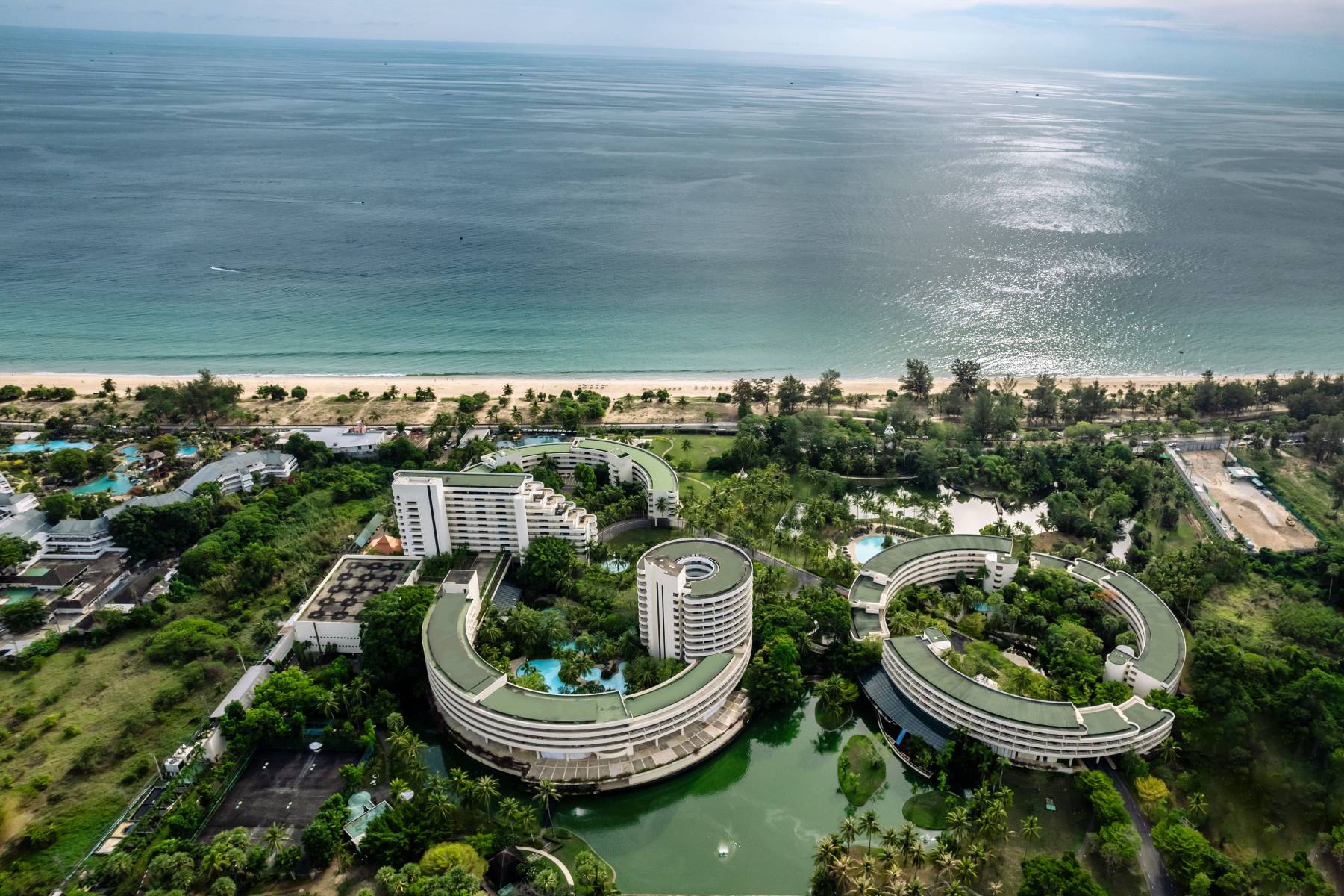 欢迎光临各位到 Pullman Phuket Karon Beach Resort